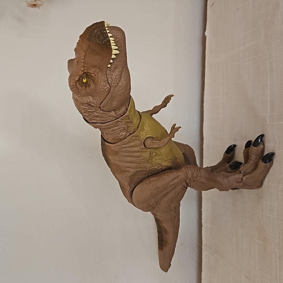 Mattel | Toys | Jurassic World Large Roaring And Shaking Trex Action ...